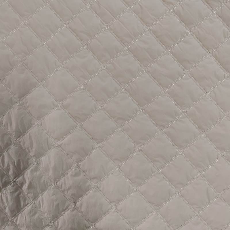 Double Stitching Diamond Pattern Pre Quilted Fabric Manufacturer